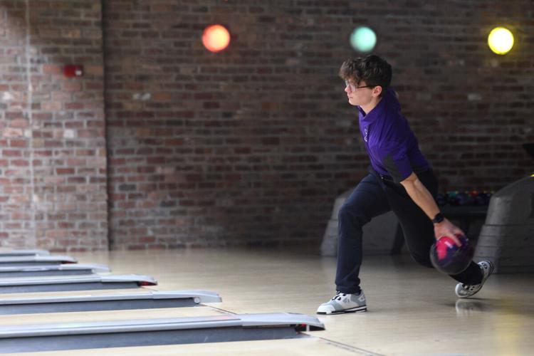 Prep bowling: Keokuk edges Burlington in Southeast Conference dual ...