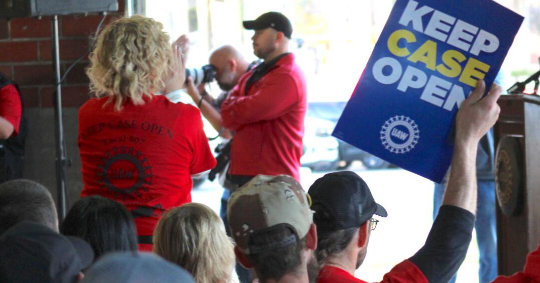 UAW thanks community as CNH Burlington closure nears | Daily Democrat ...