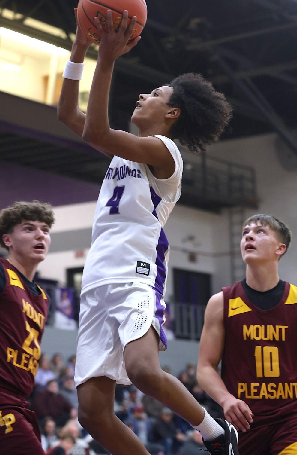 Boys basketball: Mount Pleasant topples Golden Hawks | The Hawk Eye ...