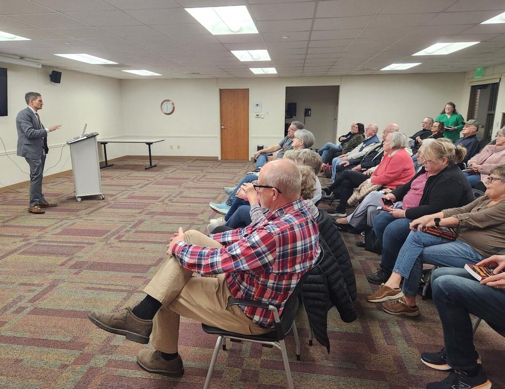 CJ Williams and crowd | The Hawk Eye - Burlington, Iowa ...