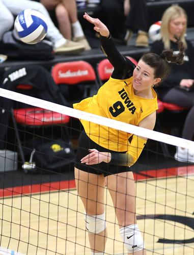 College volleyball: Gabby Deery gearing up for senior season at Iowa ...