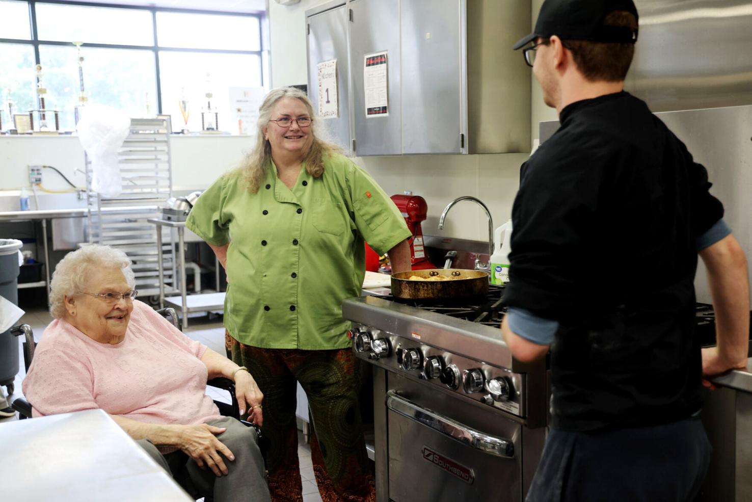 1-BCSD Cuisine.jpg | The Hawk Eye - Burlington, Iowa ...