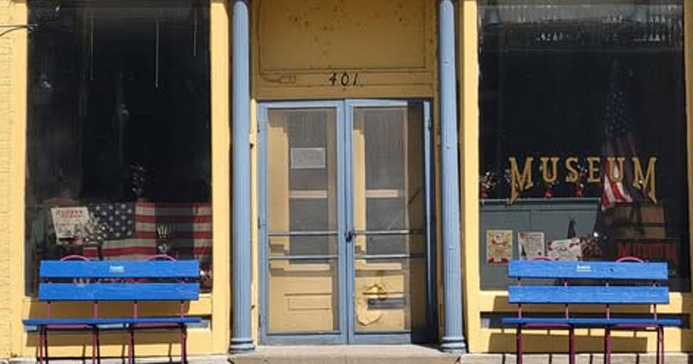 'Set a spell' on the new benches | Daily Gate City - Keokuk, Iowa ...