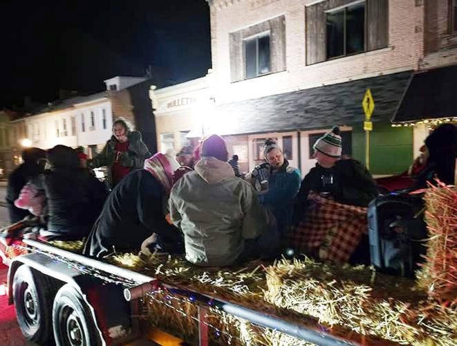 Warsaw’s evening of hot cocoa and bright lights | Daily Gate City ...