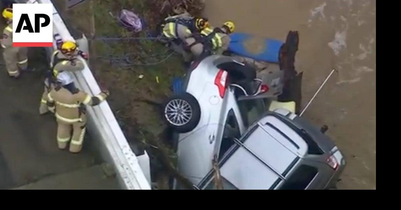 Cars swept out to sea after flash flooding in Australia's Victoria ...