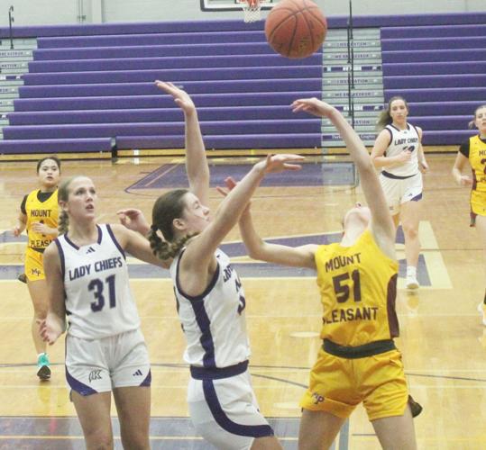 Keokuk kicks open postseason behind Seay's career high | Daily Gate ...