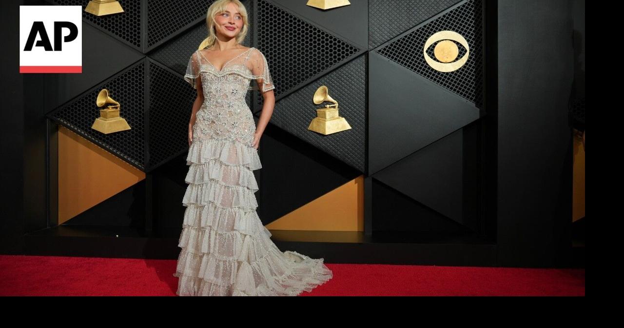 Sabrina Carpenter walks the Grammys 2026 red carpet ...
