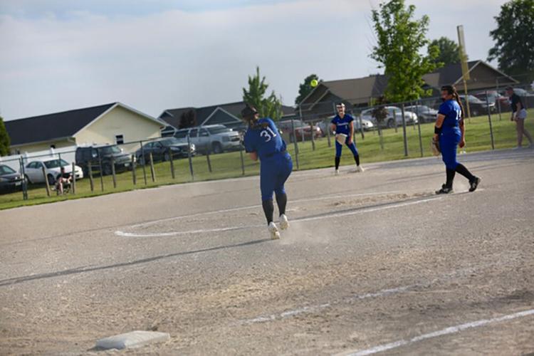 Softball: Holy Trinity earns first wins with sweep of Keokuk | Daily ...