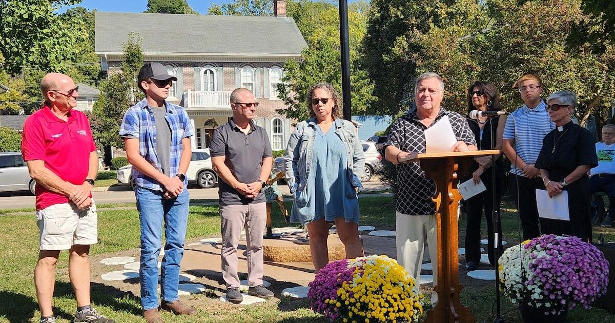'Rosie' statue dedicated at Old Settlers Park | Daily Democrat, Fort ...