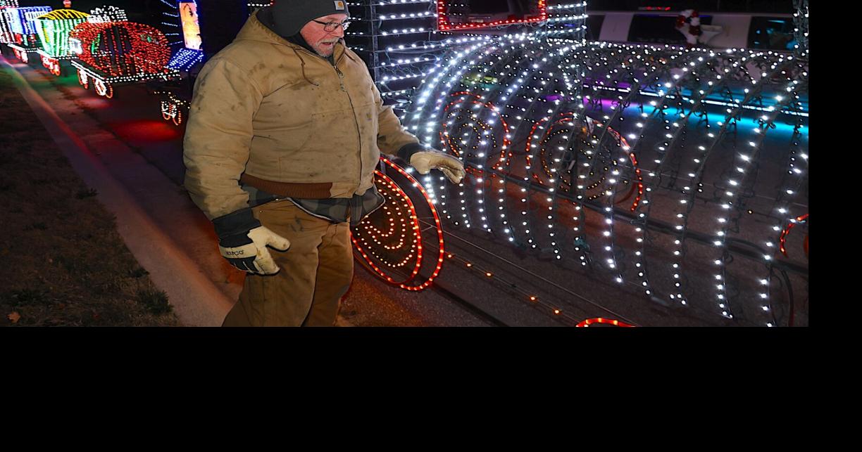 Floats once again light up Fort Madison's Avenue G | Daily Democrat ...