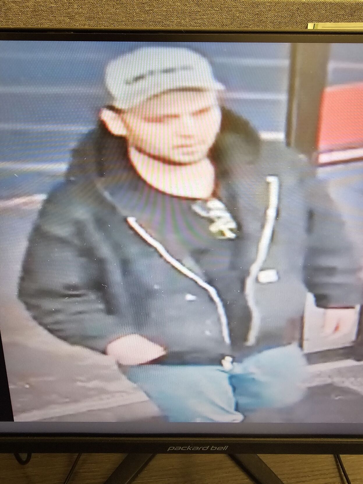 Fort Madison police asking for public's help identifying person | Daily ...