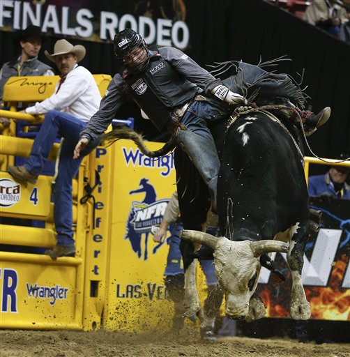 Branquinho, Shepperson take bulldogging buckles | Rodeo | missoulian.com