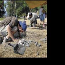 Digging history: Scientists, volunteers unearthing 1800s bakery