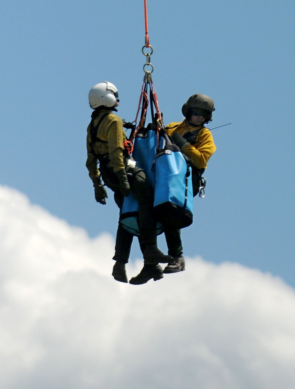 Forest Service helitack teams practice aerial rescue in Ninemile ...