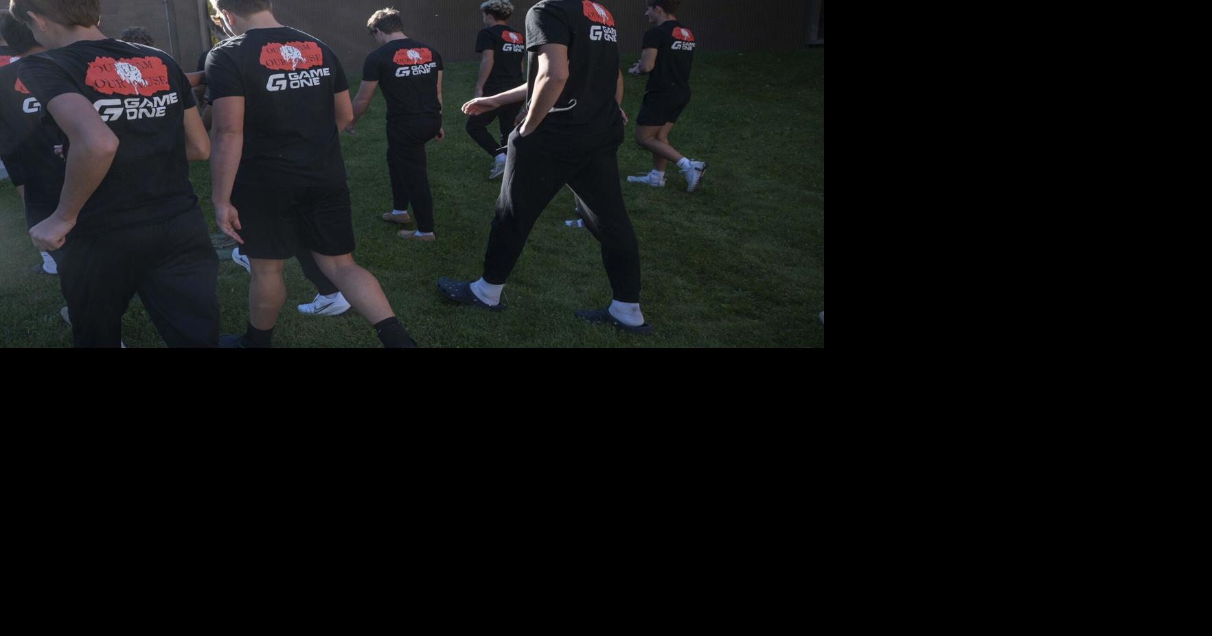 Frenchtown football team raises funds for veterans