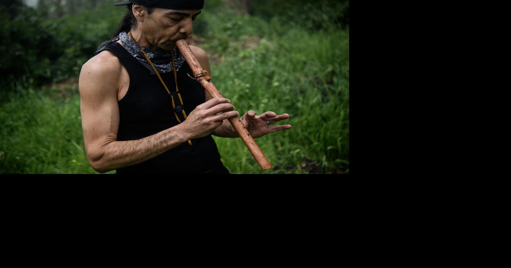 Buck Hitswithastick masters art of primitive tools