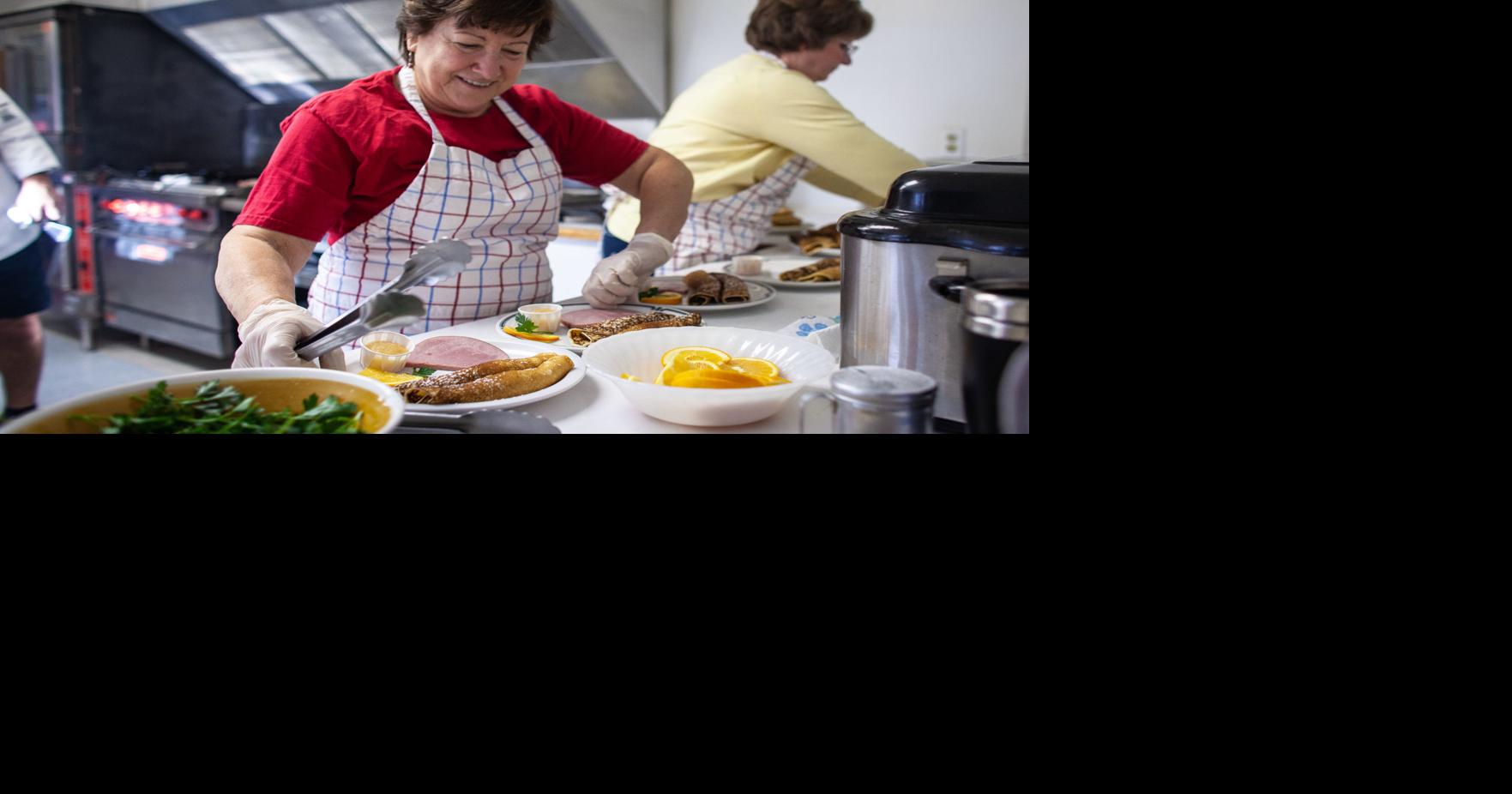 Sons of Norway combat poverty with pancakes