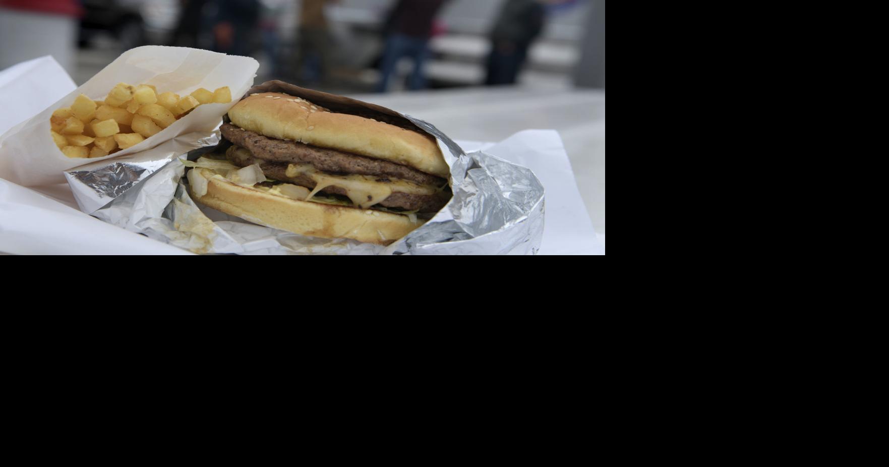 Business Buzz: New burger joint; more restaurants close