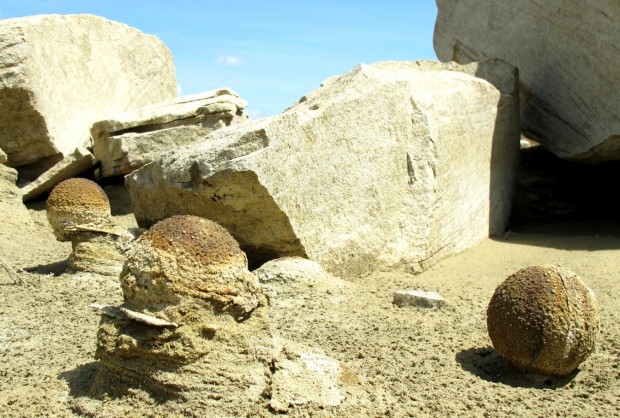 Landscape at Fort Peck Reservoir embodies tranquility, turbulence