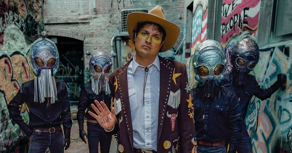 Ty Walker and the Humanoids: Old-fashioned alien electronic country