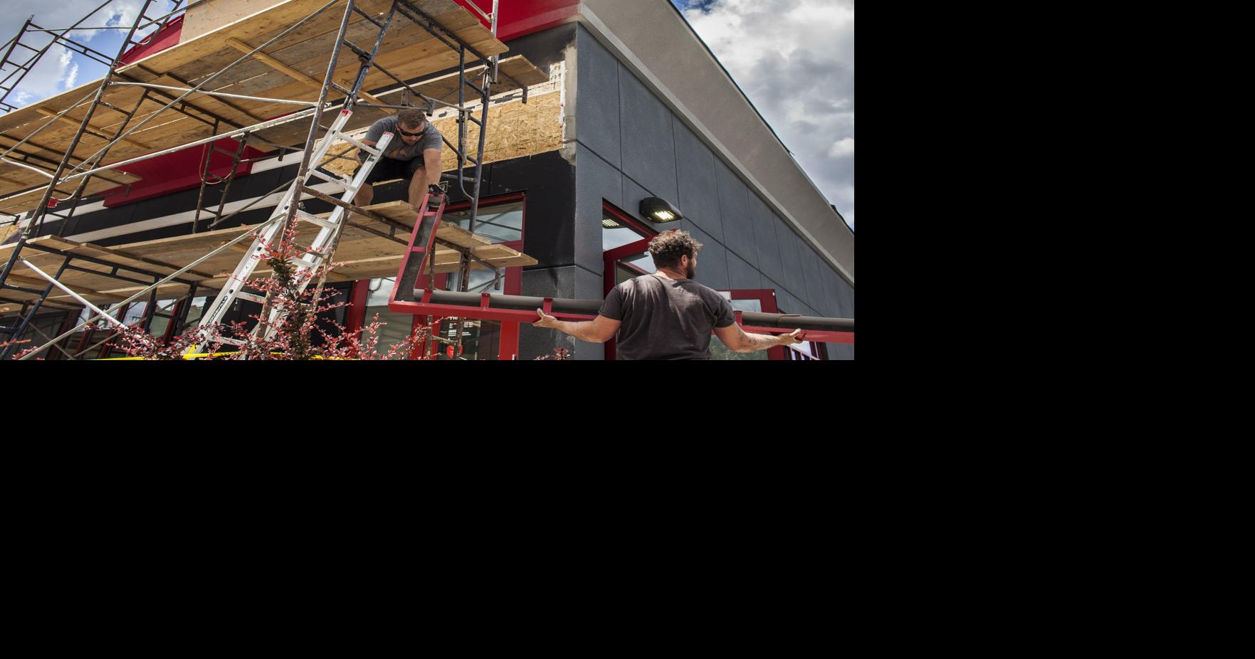 Controversial neon-lit Verizon store that helped spur new design ...