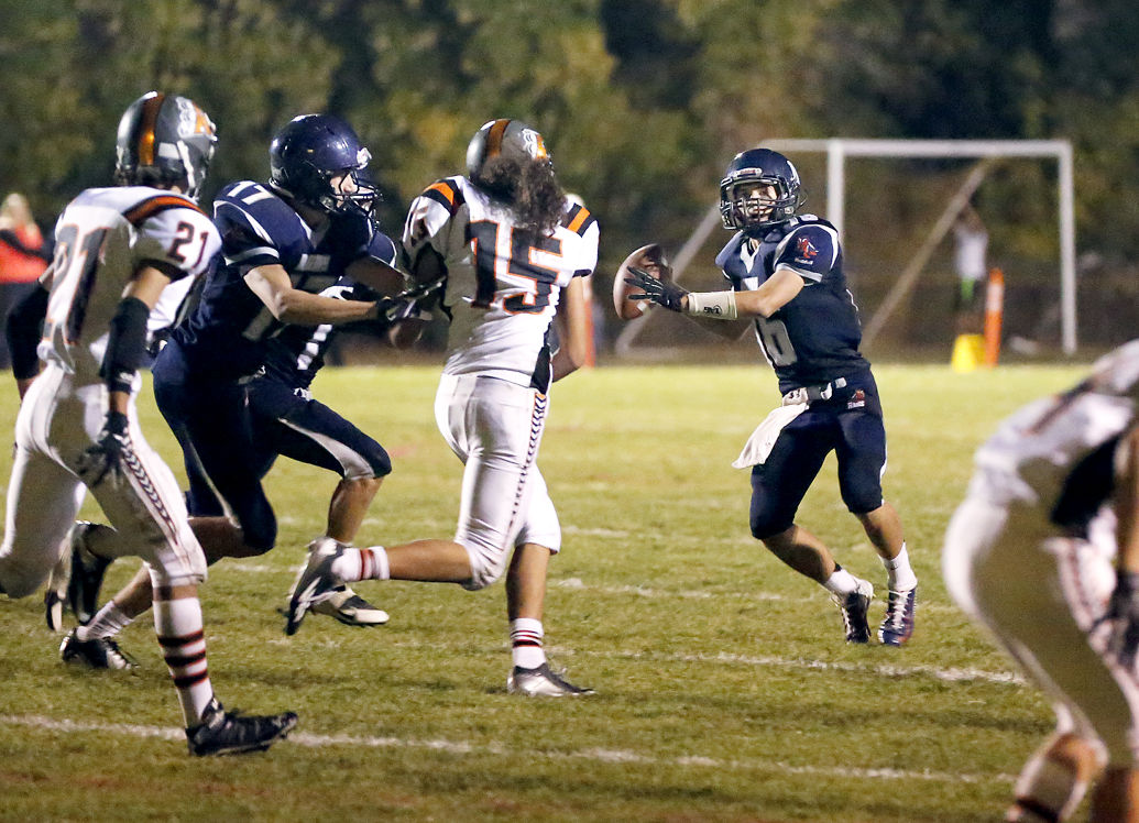 Prep football: Loyola powers past Ronan