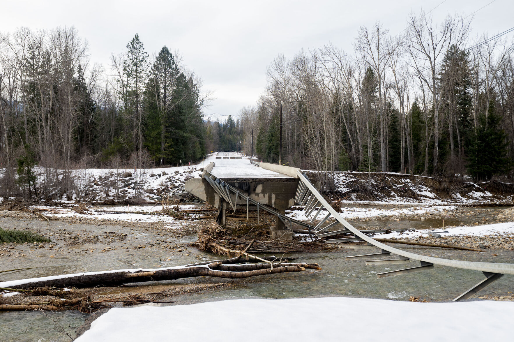 Libby man recalls escape after truck falls into floodwaters