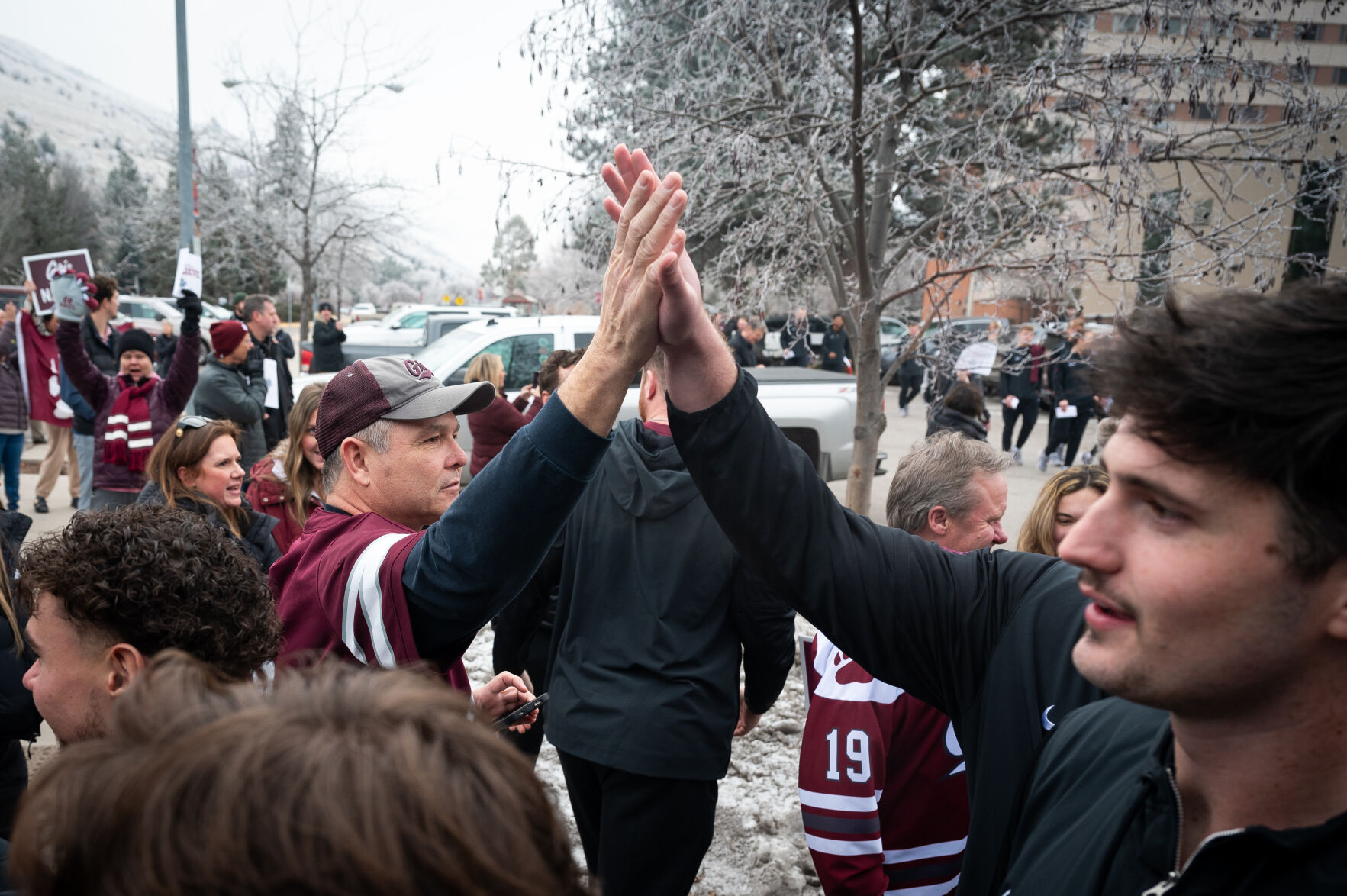 Missoula fans cheer Griz team to championship trip