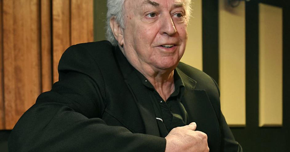 Russ Nasset releases album of traditional folk, Western songs