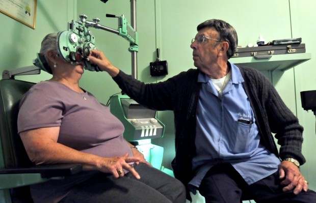 Optometrist Bill Shull has tended to Plains since '63