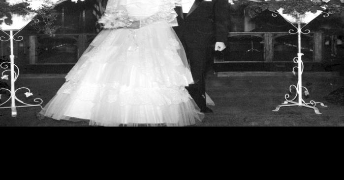 Douglas and Joan Combs celebrate 50th in Hawaii