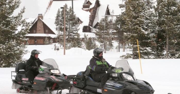 Park Service releases Yellowstone Park winter use plan