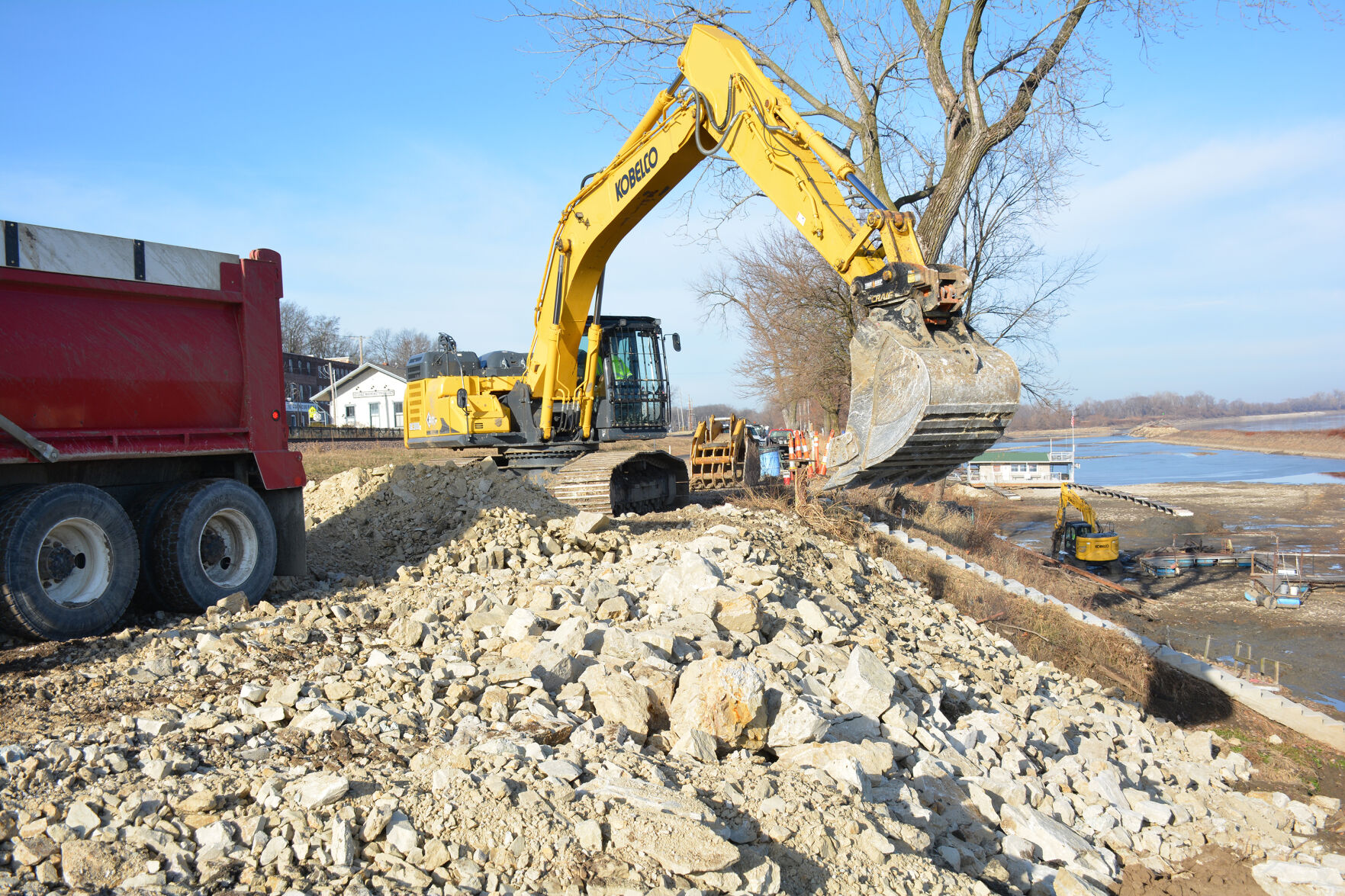 City working on riverbank erosion control project | News | missourian.com