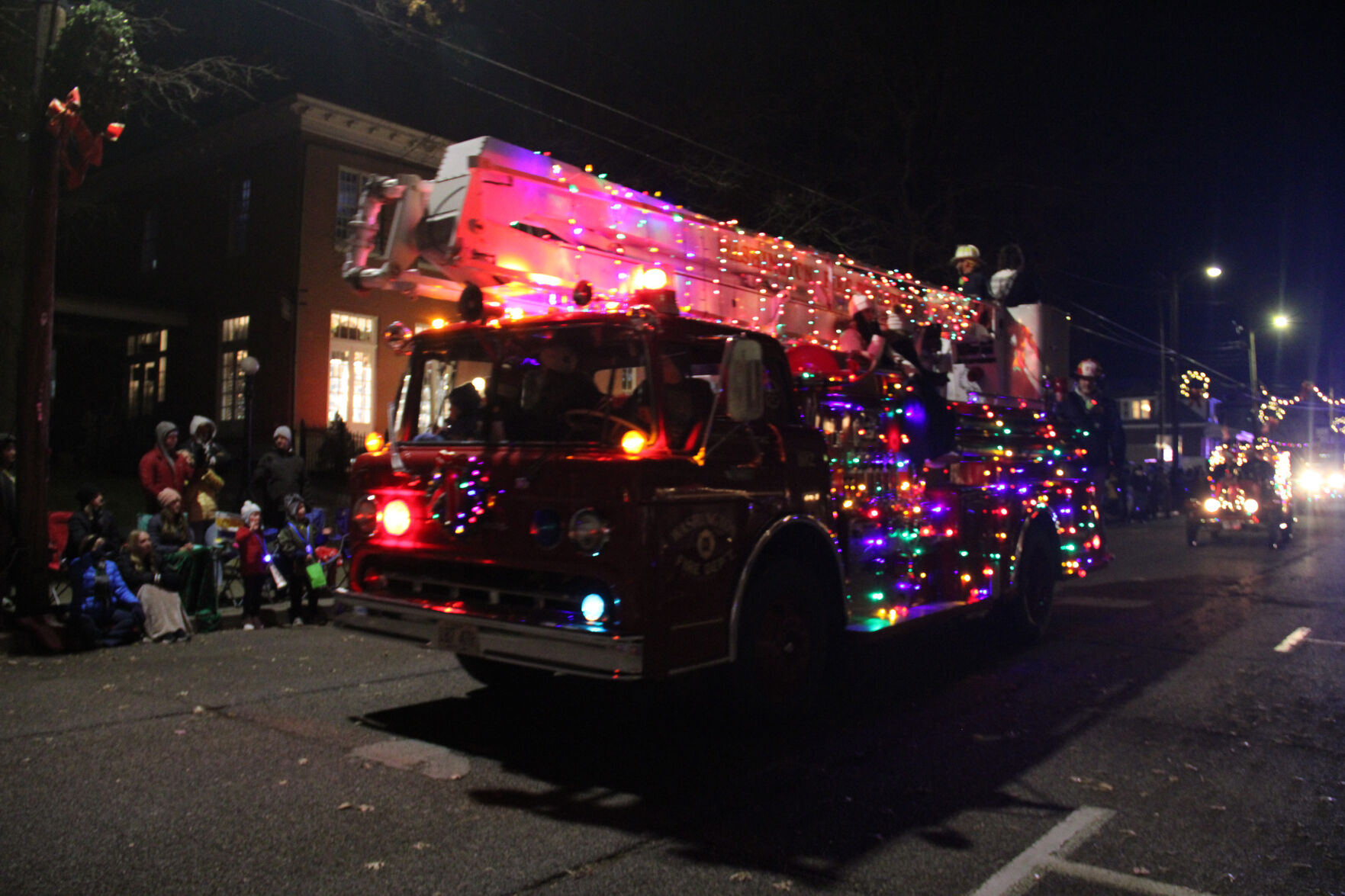 PHOTO GALLERY: Holiday Parade lights up downtown | News | missourian.com
