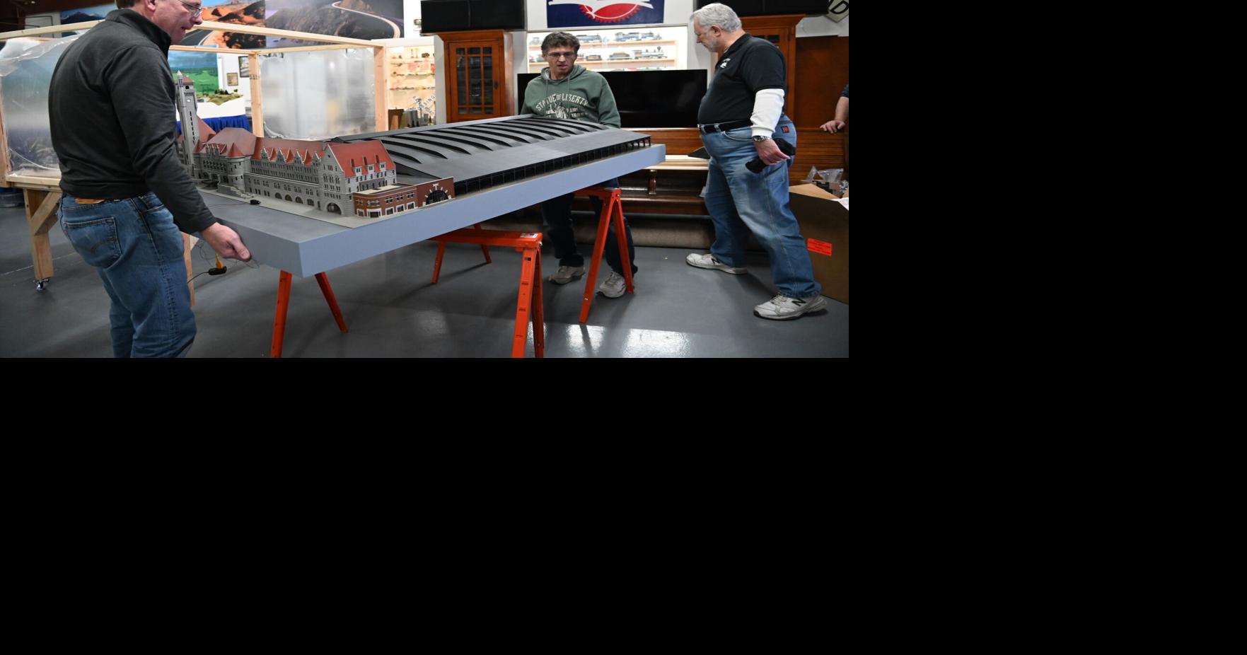 PHOTO GALLERY: St. Louis Union Station model rolls into Iron Spike ...