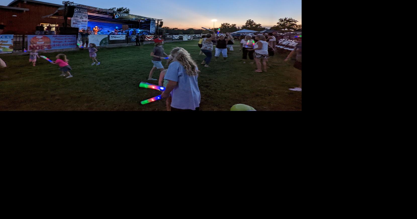 PHOTO GALLERY: OxFest brings the tunes | Gallery | missourian.com