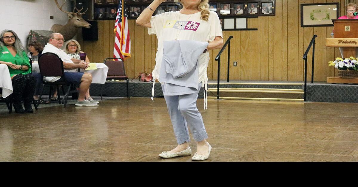 Elks Ladies Auxiliary takes to the catwalk | News | mohavedailynews.com
