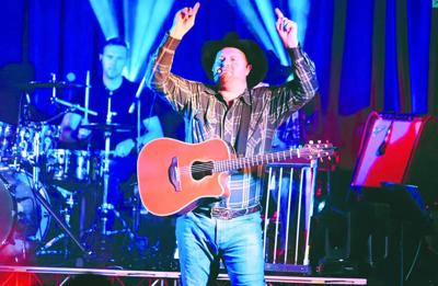 Country music, an art festival and farmers market on tap this weekend ...
