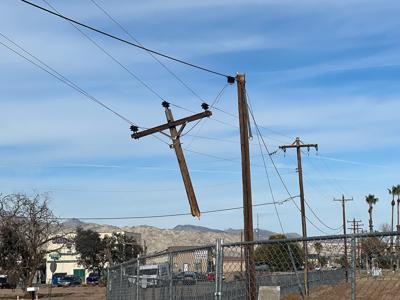 Broken power pole causes outage | News | mohavedailynews.com