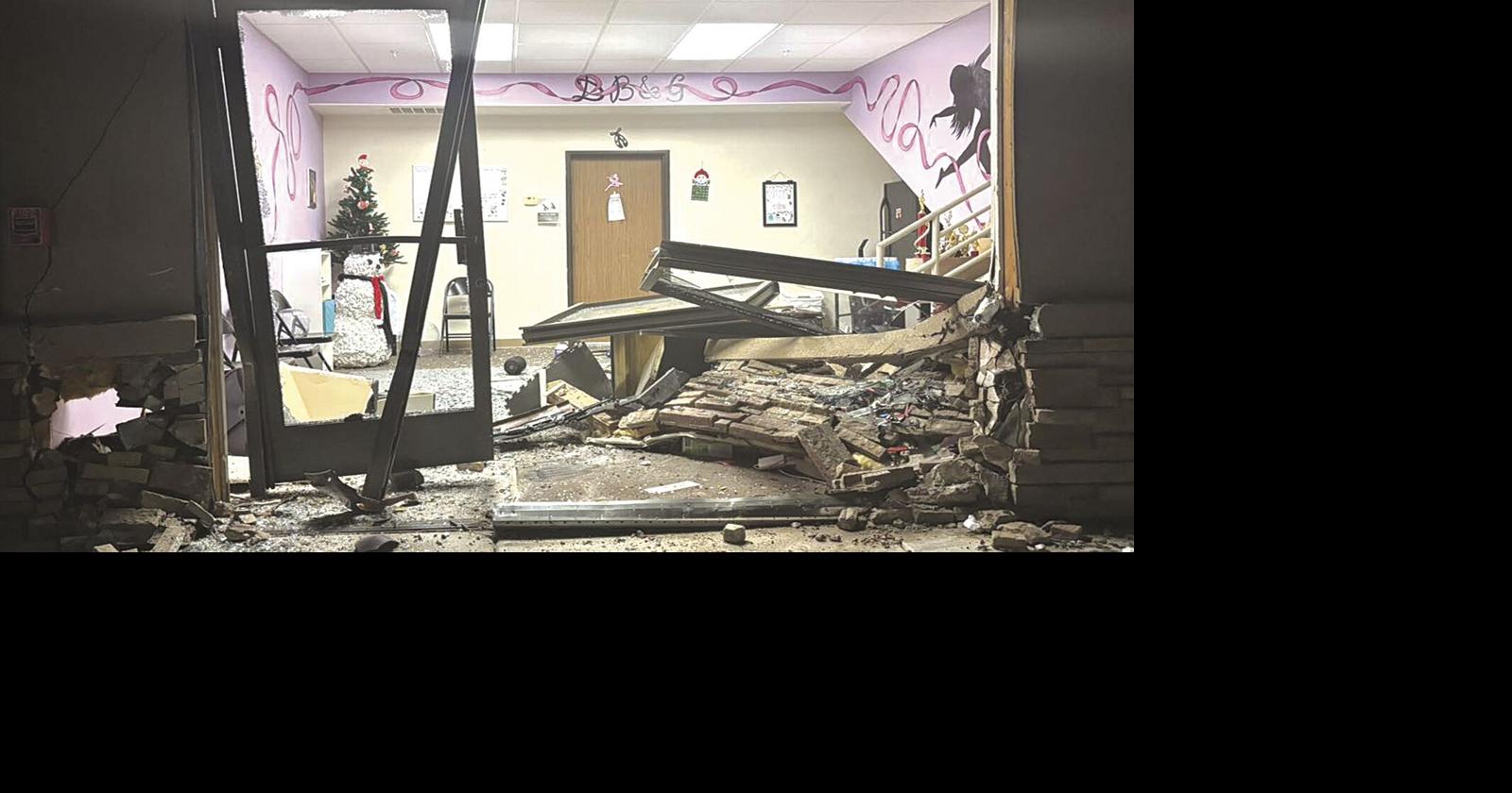 Car crashes into dance studio | News | mohavedailynews.com