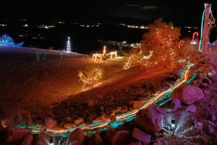 Photos: Christmas Lights on El Paso Road | | mohavedailynews.com