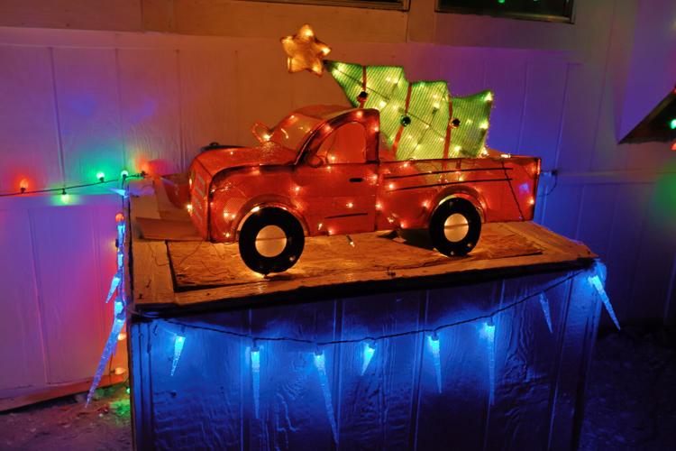 Photos: Christmas Lights on El Paso Road | | mohavedailynews.com