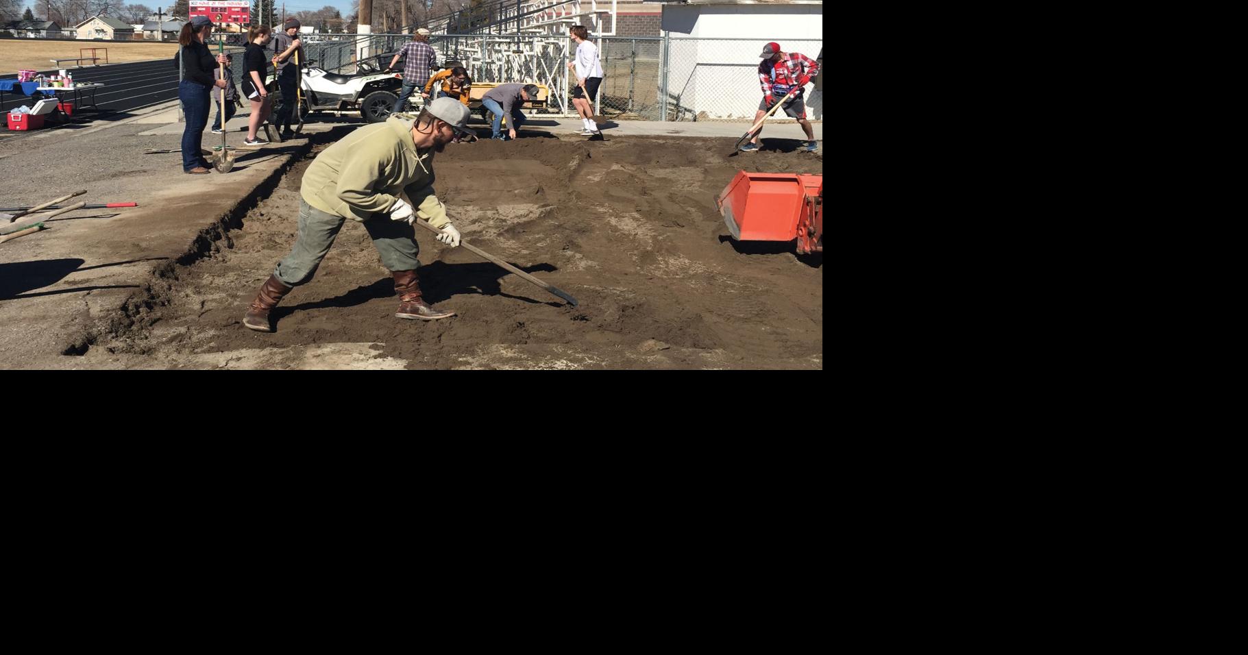 ‘Big Pit Dig-out’ brings students, parents and school together | Local ...