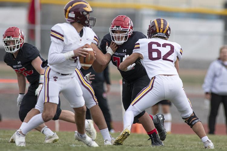 Red Hawks beat Windsor 26-7, advance to Class 4A semifinals | Local ...