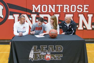 Terrell earns scholarship to Central College | Local Sports News ...