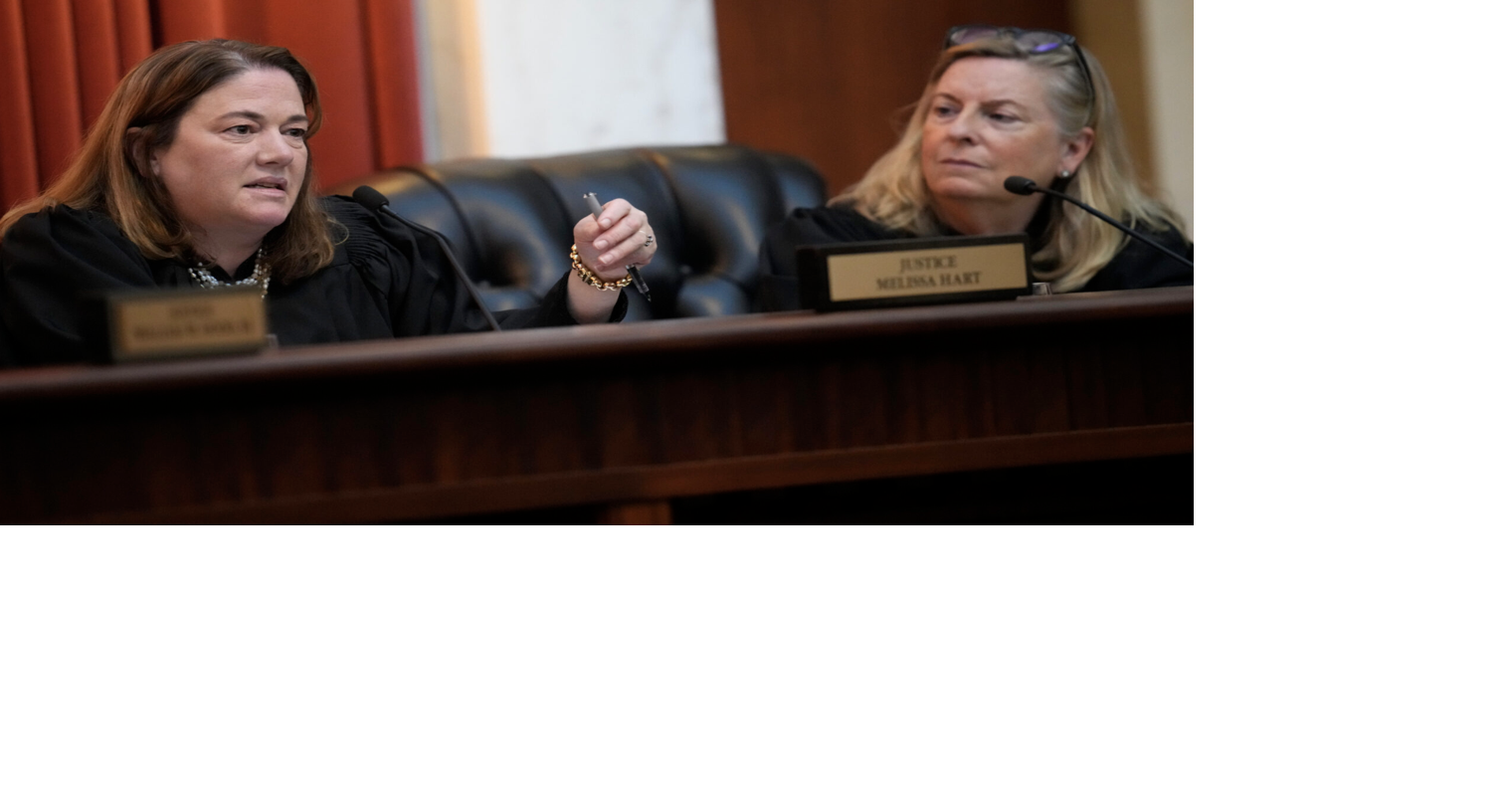 Supreme Court flooded with amicus briefs in Trump 14th Amendment case ...