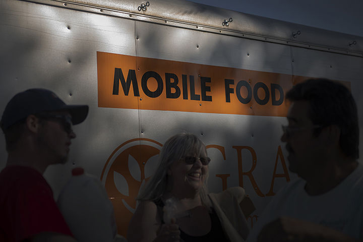FOCUS: Mobile food pantry surprises Montrose residents with $100 ...