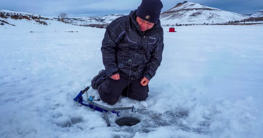 Colorado ice anglers vie for cash — and help control fish population ...