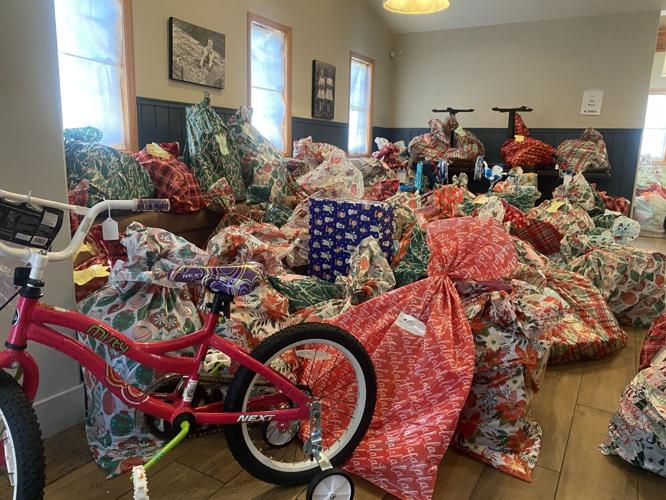 Community angels to provide Christmas for over 300 kids this year ...