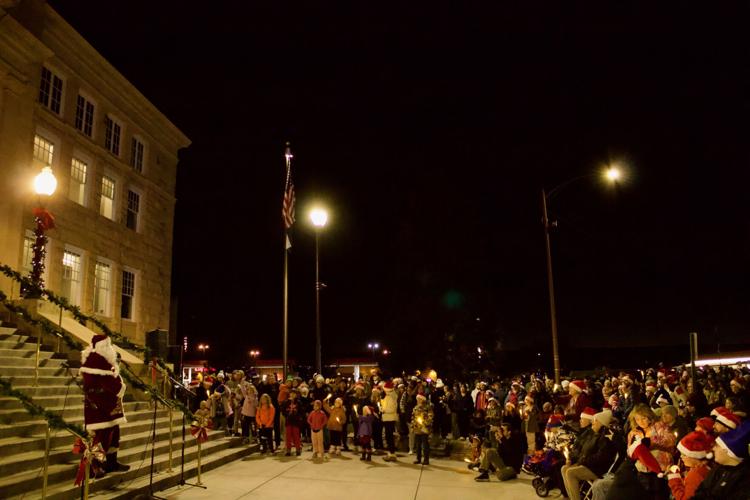 Montrose is getting merry: Tree lighting kicks off holiday season ...